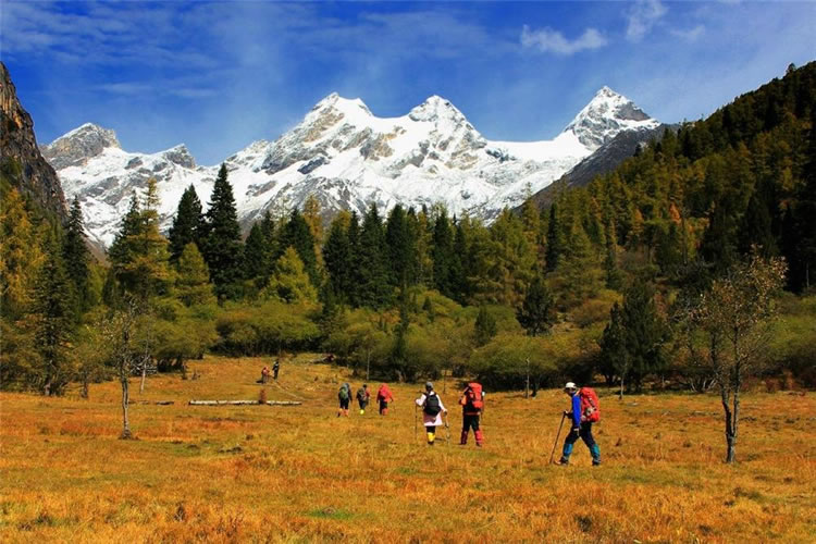 2 Days Mount Siguniang Trekking Tour from Chengdu