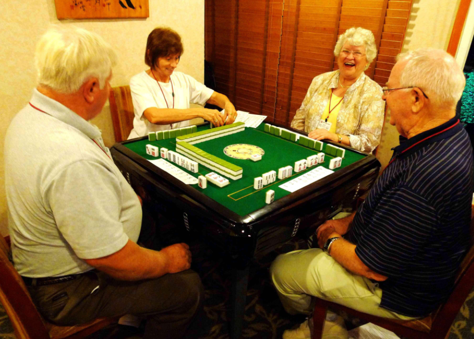 Chengdu Mahjong Tour: Play, Eat & Explore Local Life