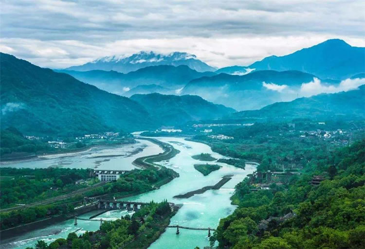 Chengdu 4-Day Tour: Chengdu & Dujiangyan Panda Package