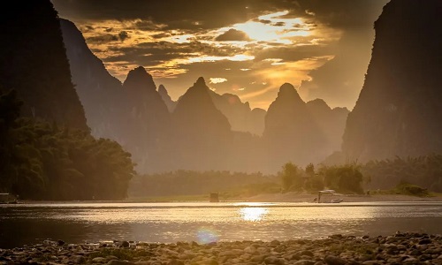 Guilin Boat Tour: A Scenic Journey to Yangshuo